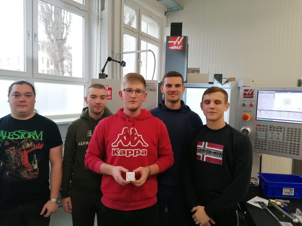 Povezivanje teorijske i praktične nastave strojarskih računalnih ...
